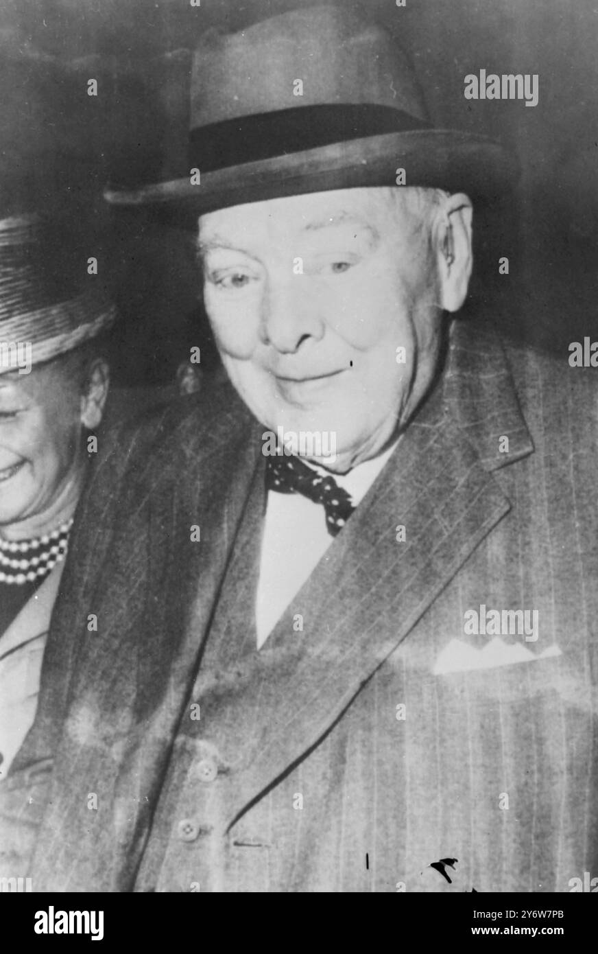 SIR WINSTON CHURCHILL IN FRANCE / 6 JUNE 1961 Stock Photo - Alamy