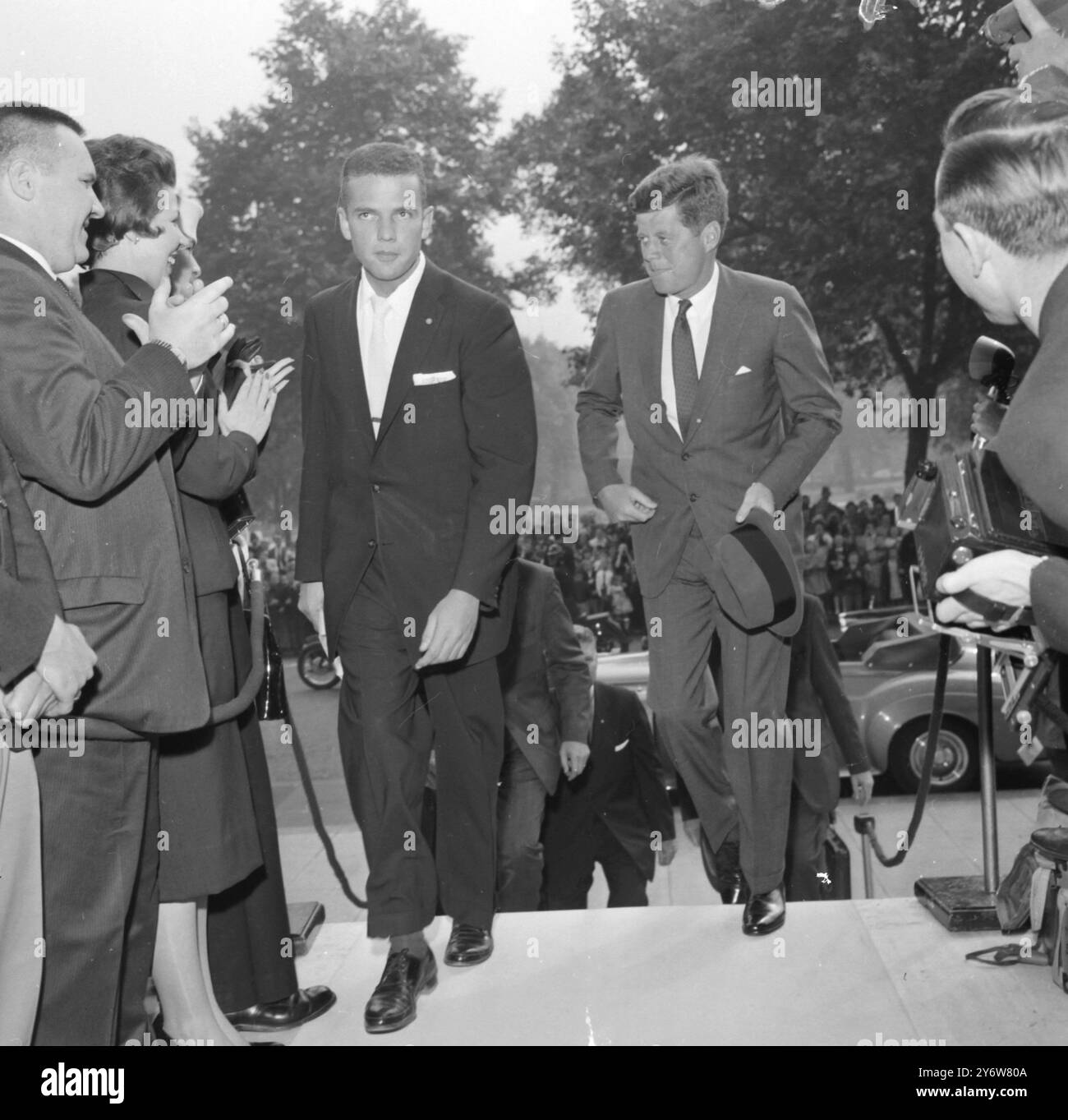 US PRESIDENT JOHN F KENNEDY AT US EMBASSY IN LONDON / 5 JUNE 1961 Stock ...