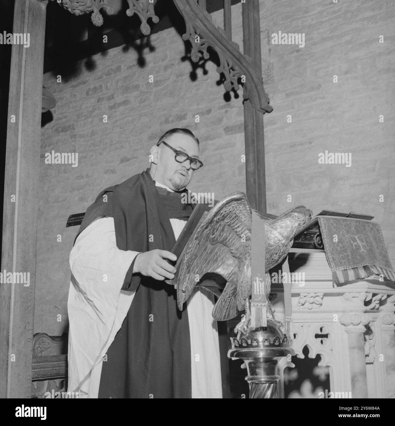 REVEREND JACK GRIFFITHS IS ALSO A SPEACIAL CONSTABLE IN BASTHOPE / 1 ...