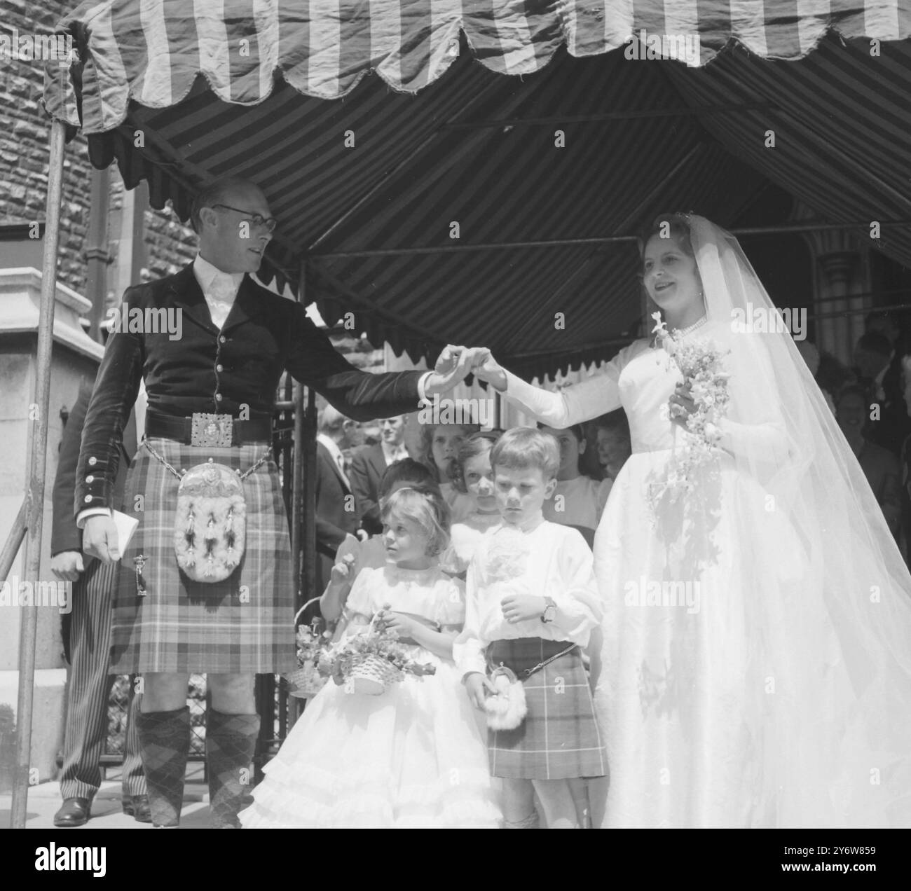 SPECIAL YORKSHIRE POST MISS IMOGEN MICKLETHWAIT WEDS MAJOR JOHN ...