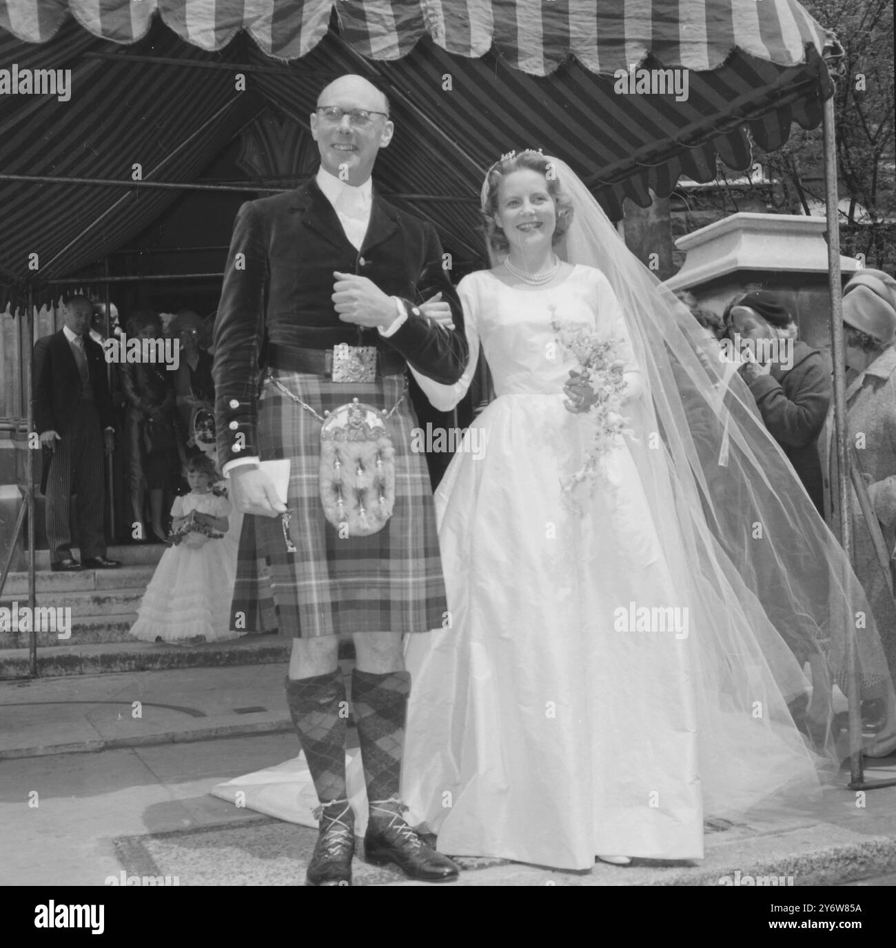 SPECIAL YORKSHIRE POST MISS IMOGEN MICKLETHWAIT WEDS MAJOR JOHN ...