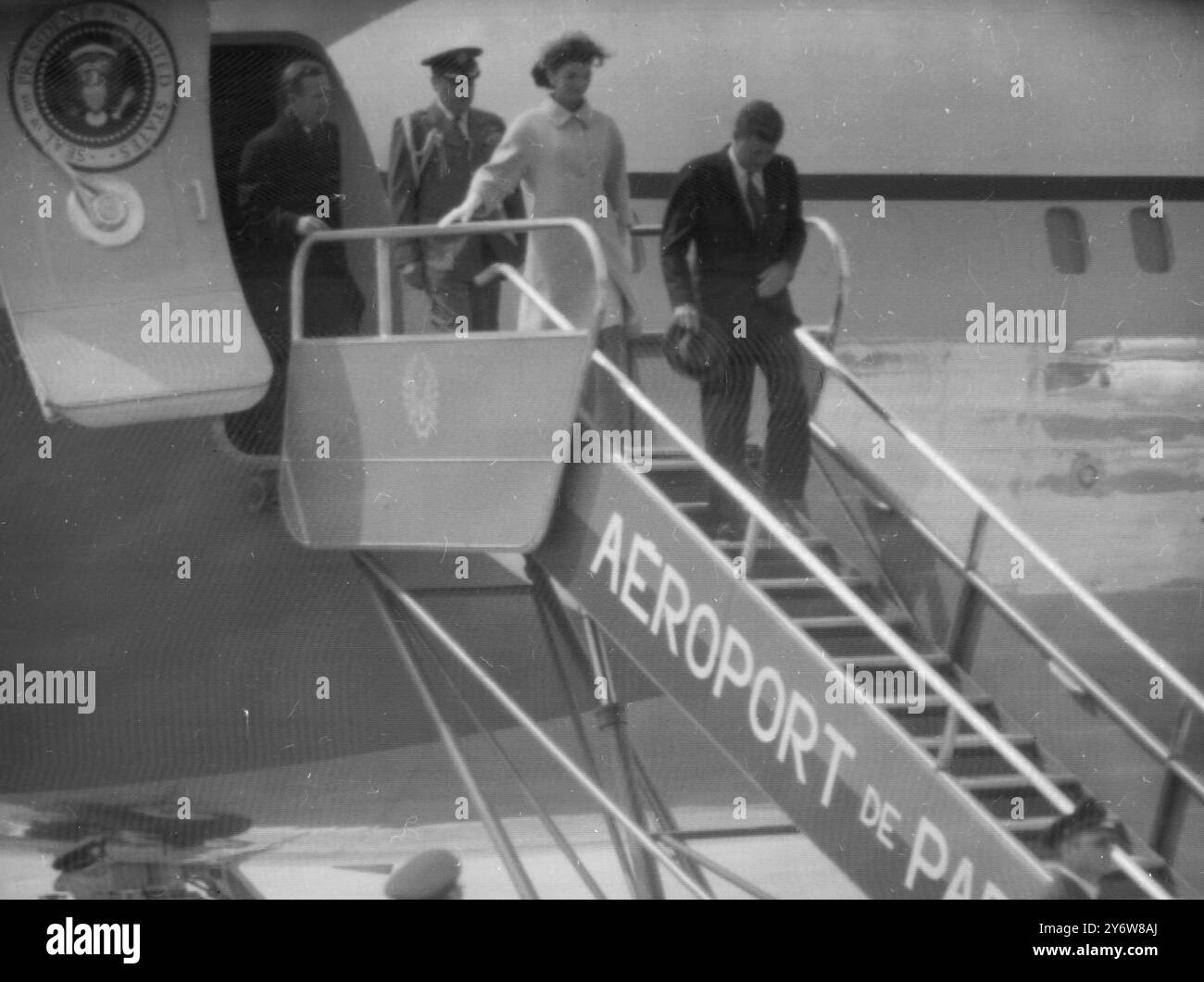 US PRESIDENT JOHN F KENNEDY WITH WIFE JAQUELINE KENNEDY ARRIVE IN PARIS ...