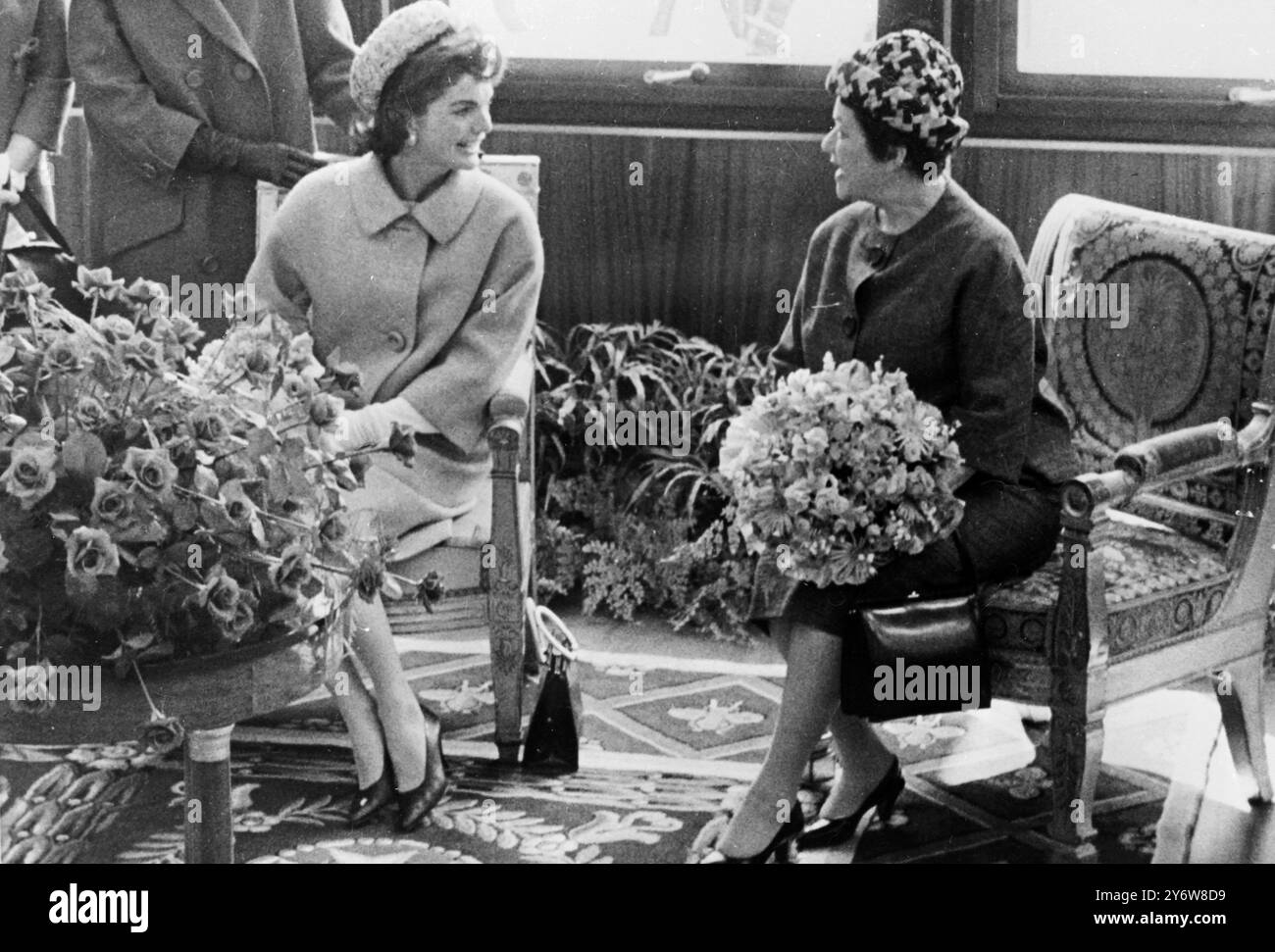 Jackie kennedy in paris hi-res stock photography and images - Alamy