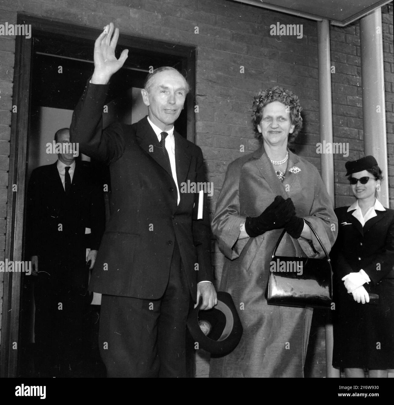 LORD HOME WITH WIFE AT LONDON AIRPORT / 25 MAY 1961 Stock Photo - Alamy