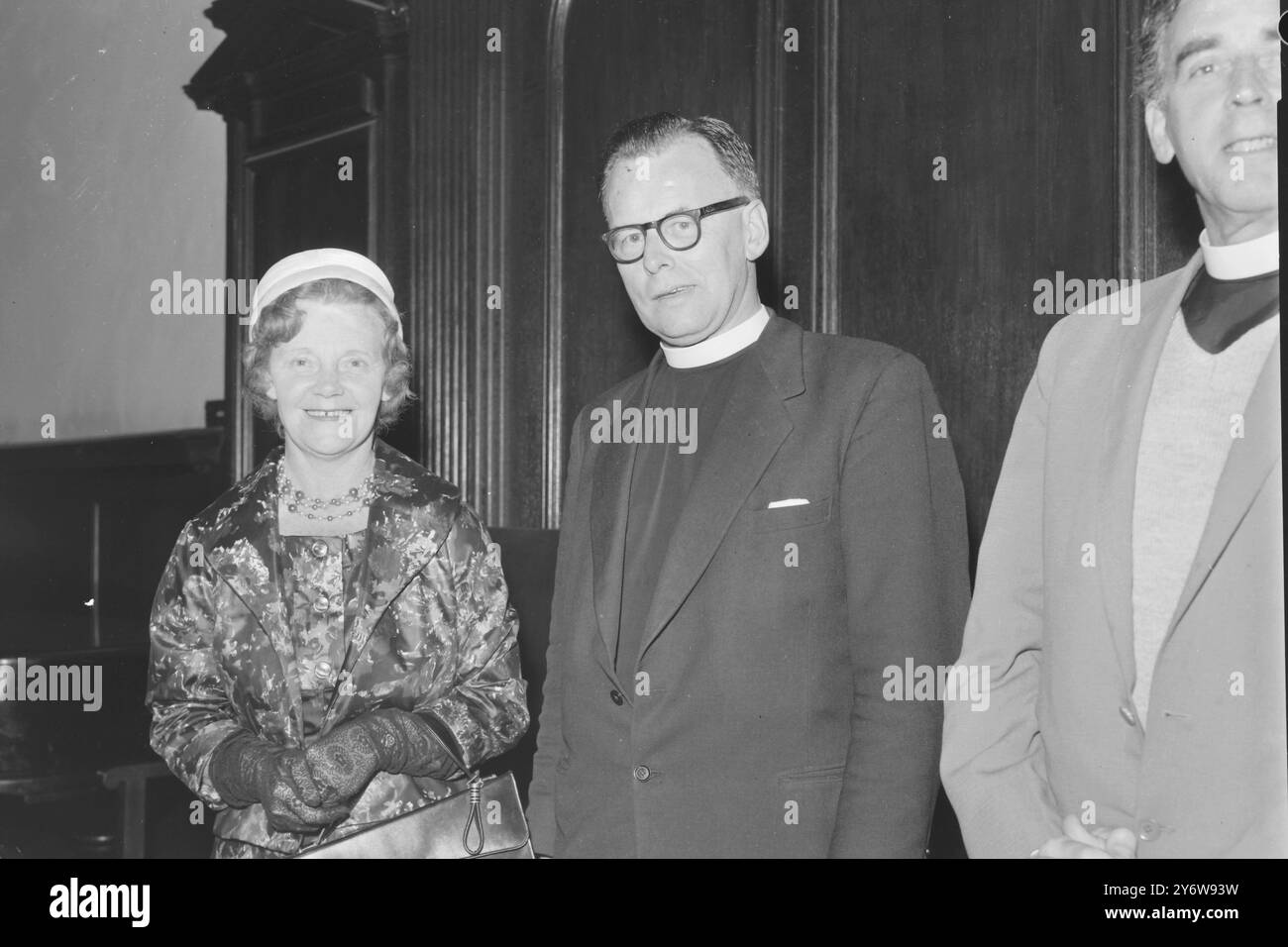 SPECIAL YORKSHIRE POST CANON F MORLEY WITH WIFE AT SOUTHWARK CATHEDRAL ...