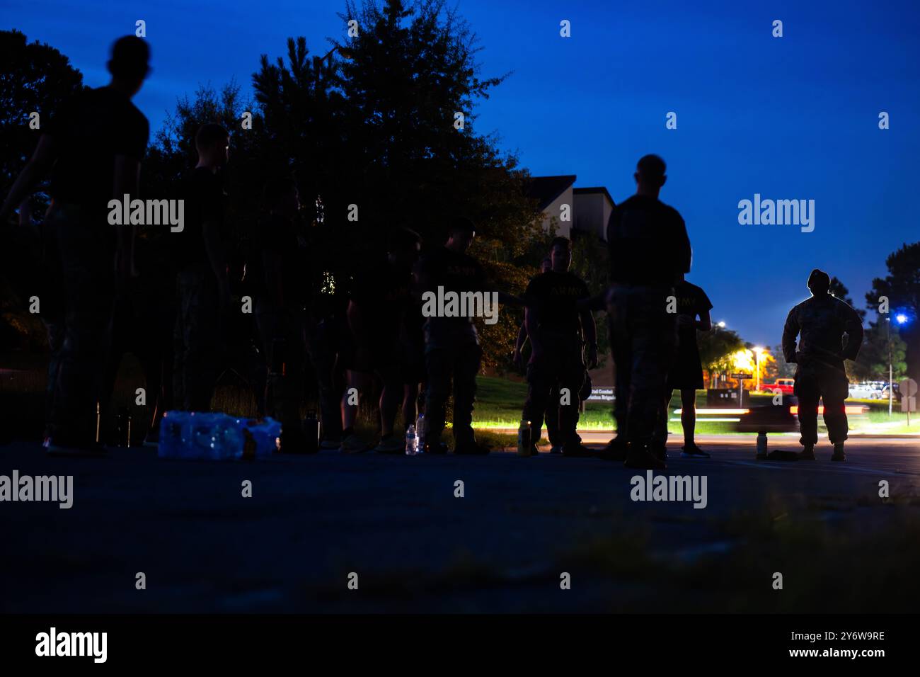 Paratroopers assigned to the 3-82 General Support Aviation Battalion ...