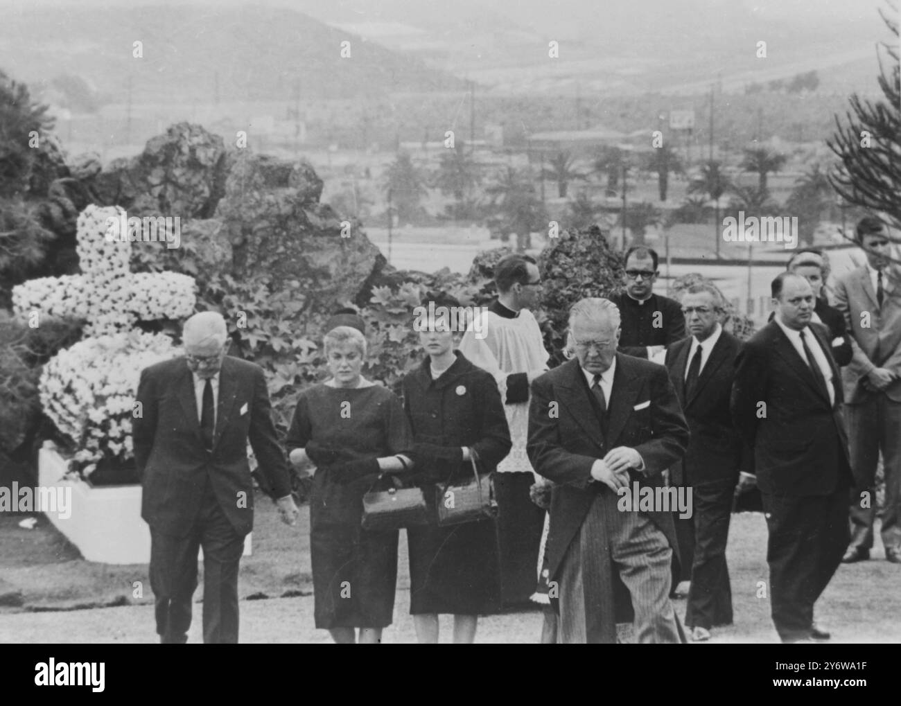 FUNERALS COOPER GARY WIFE AND DAUGHTER MARIA LEAVING GRAVESIDE 18 MAY ...