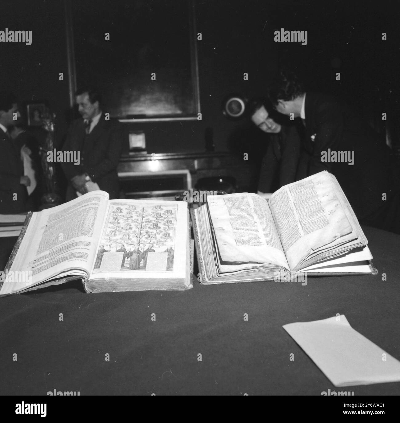 MEDIEVAL BOOKS ON DISPLAY AT BRITISH MUSEUM 16 MAY 1961 Stock Photo - Alamy