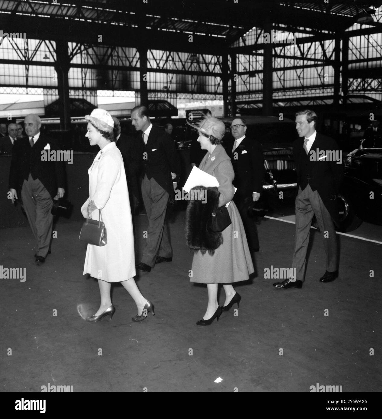 QUEEN ELIZABETH II WITH PRINCE PHILIP AND PRINCESS MARGARET AND ANTONY ...