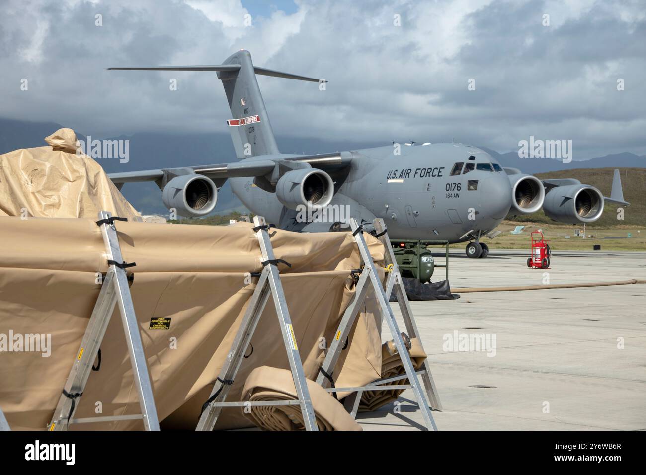 A U.S. Air Force C-17 assigned to 164th Airlift Wing, Tennessee Air ...
