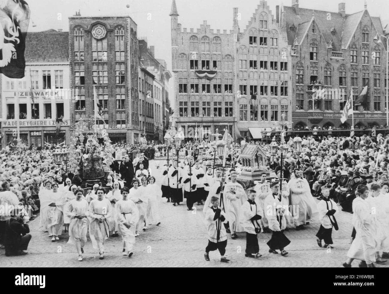 RELIGION - HOLY BLOOD PROCESSION IN BRUGES - 9 MAY 1961 Stock Photo - Alamy