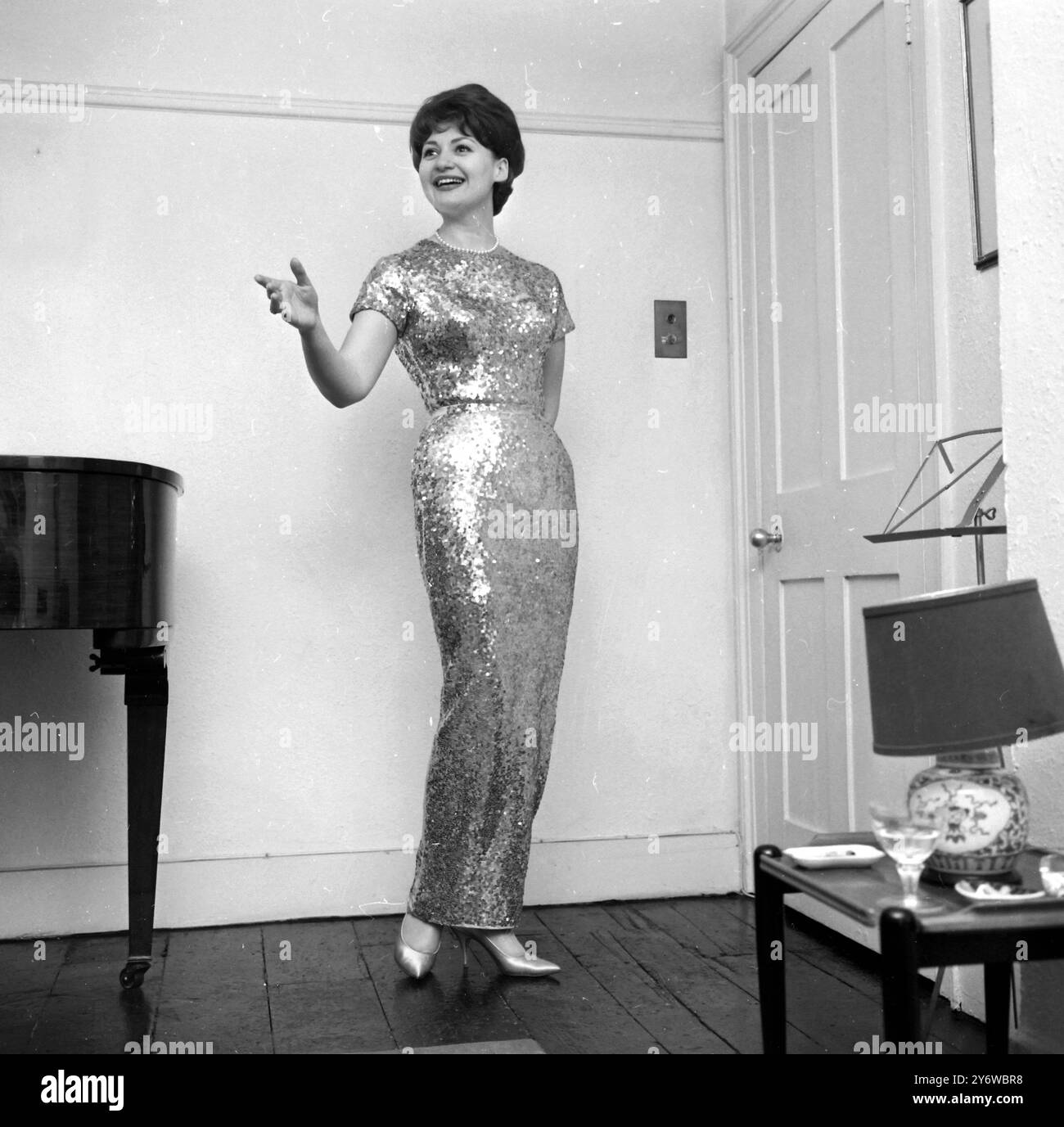 Adele singer black and white hi-res stock photography and images - Alamy