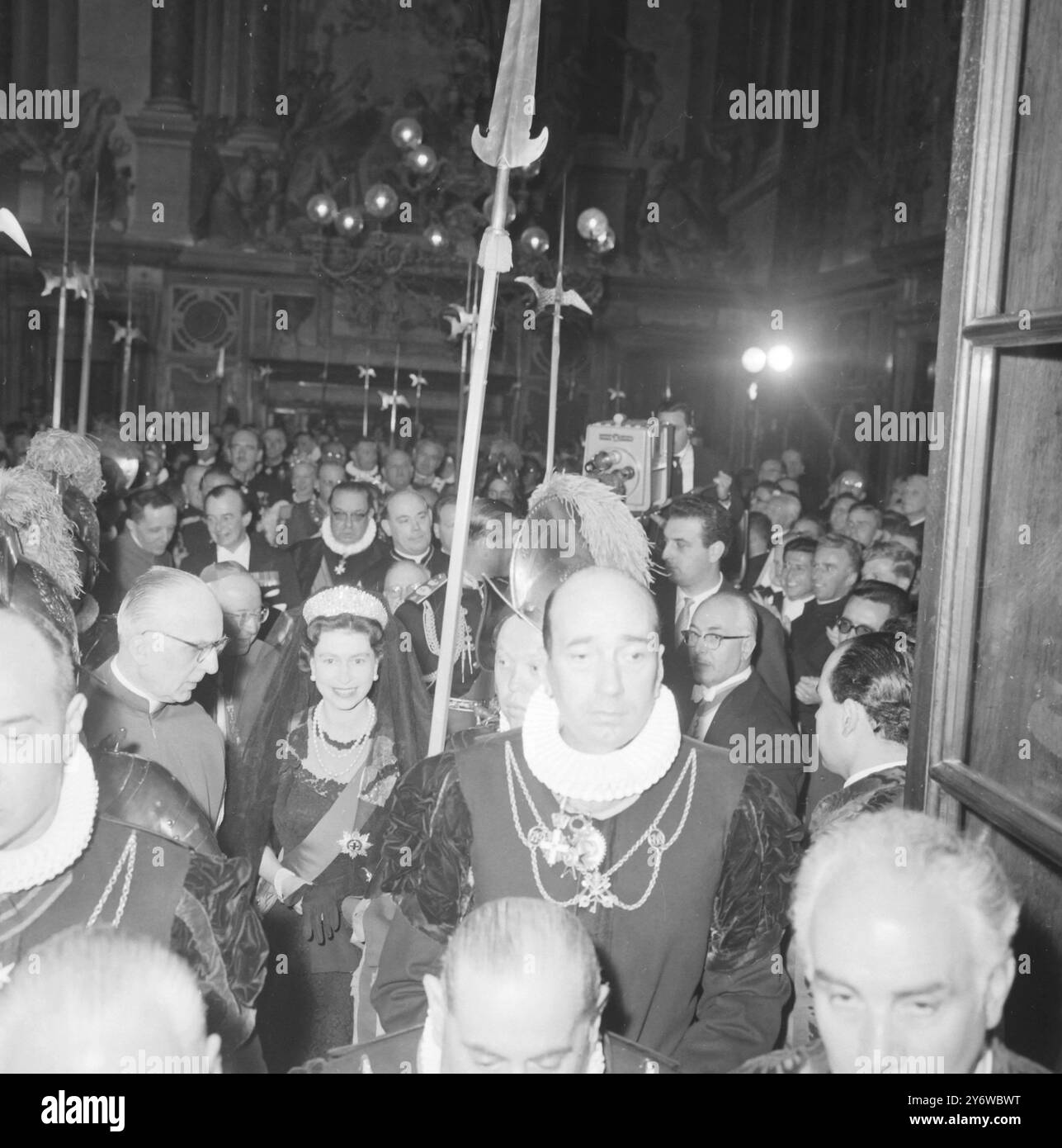 QUEEN ELIZABETH II VISITS POPE IN ROME VATICAN CITY 7 MAY 1961 Stock ...