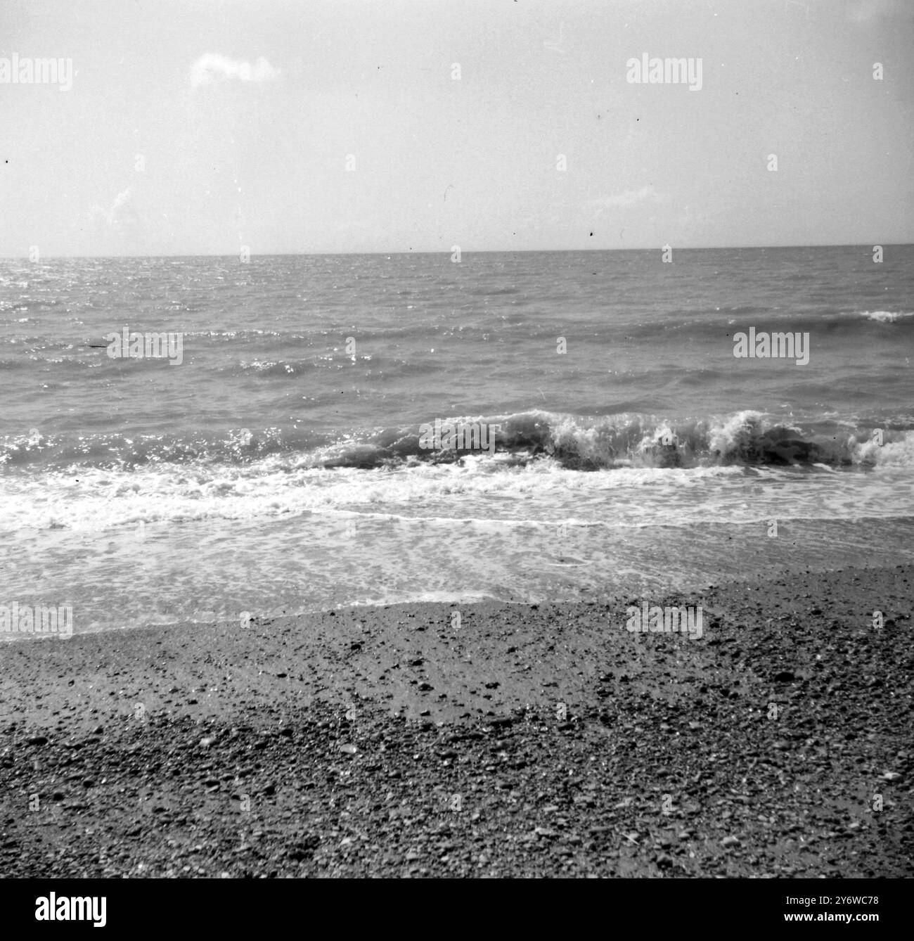 BRIGHTON WAVES BREAK OVER PEBBLE BEACH SUSSEX 2 MAY 1961 Stock Photo ...