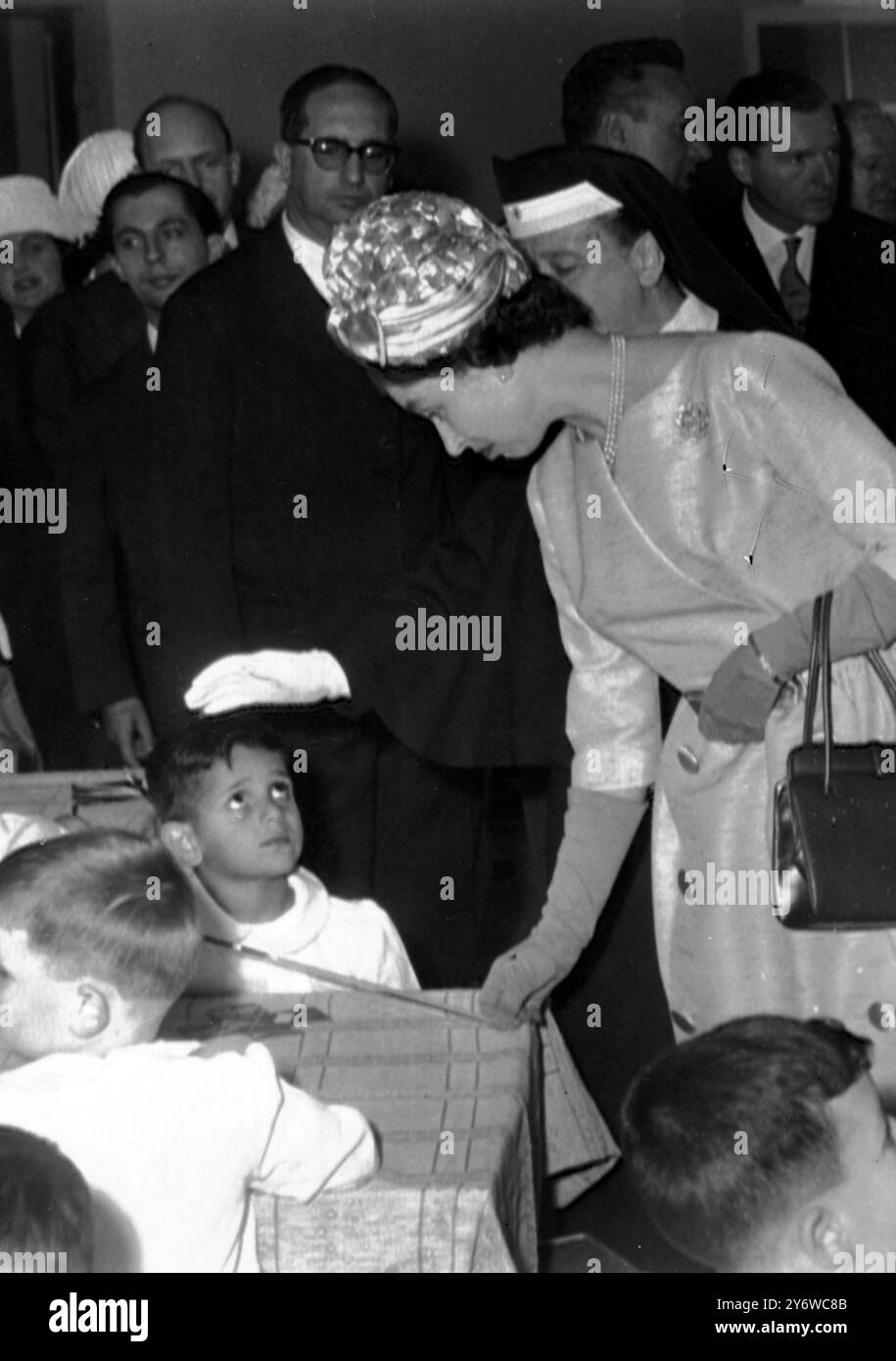 QUEEN ELIZABETH II WITH CHILDREN IN ROME 3 MAY 1961 Stock Photo - Alamy