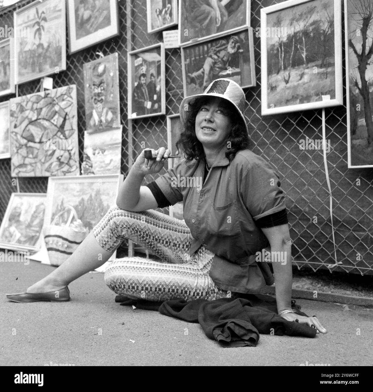 60 victoria embankment hi-res stock photography and images - Alamy