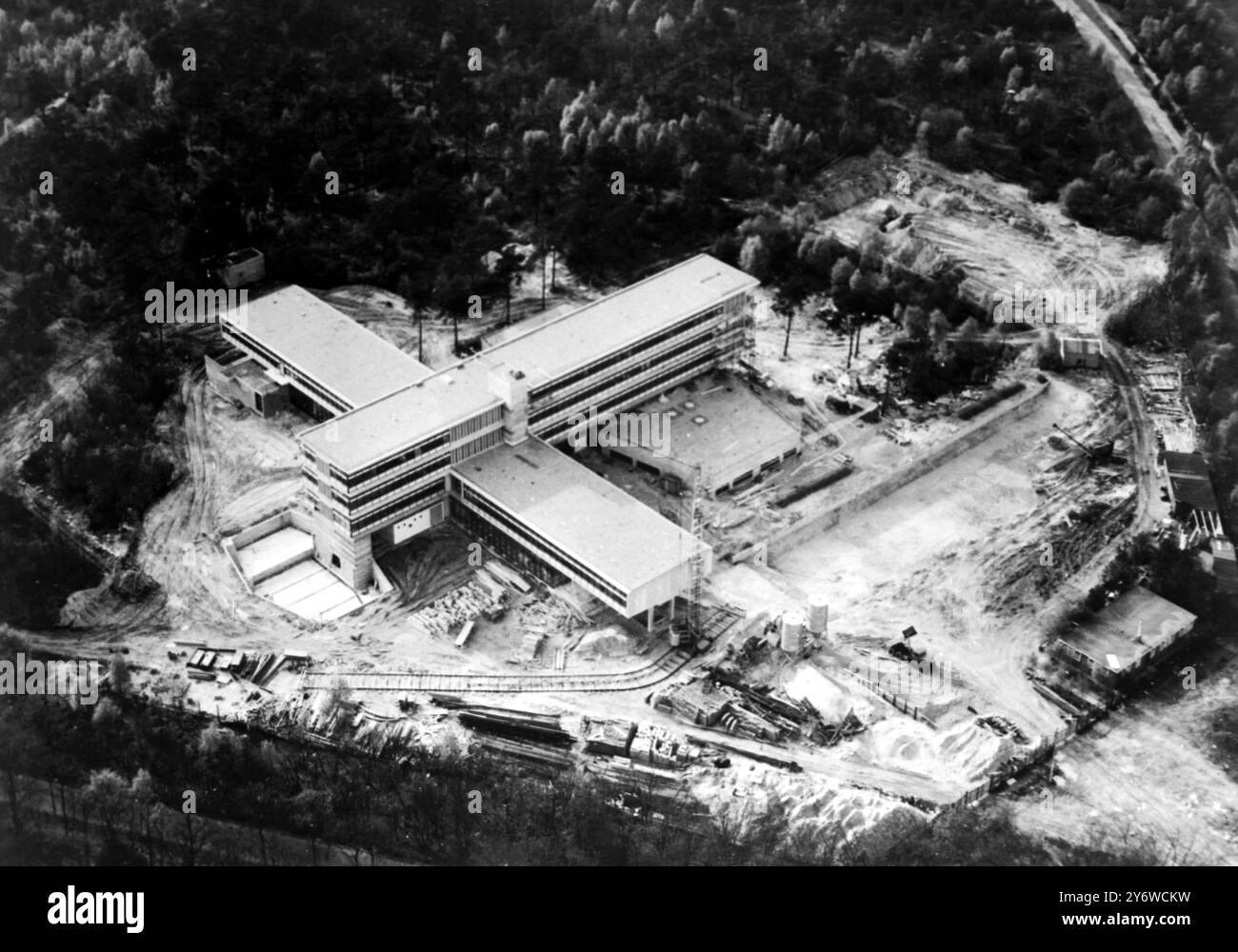BUILDINGS WORLD BROADCAST STATION HOUSE VIEW HILVERSUM 28 APRIL 1961 ...
