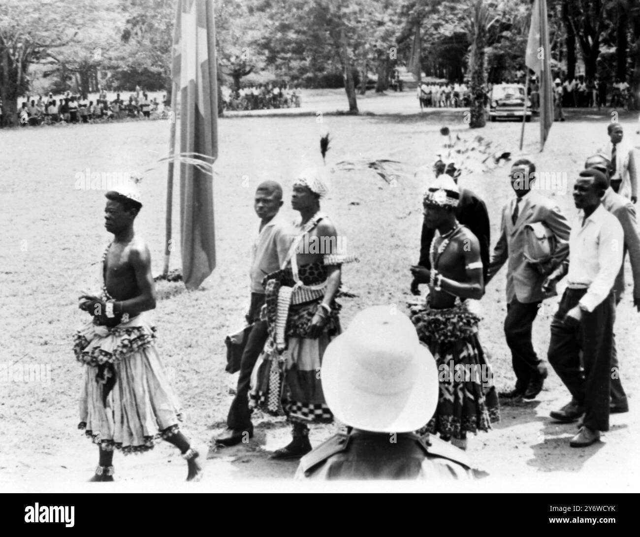 TRIBESMEN KASAI TRIBAL TRADITIONAL DRESS LITTLE CONGO SUMMIT CONFERENCE ...