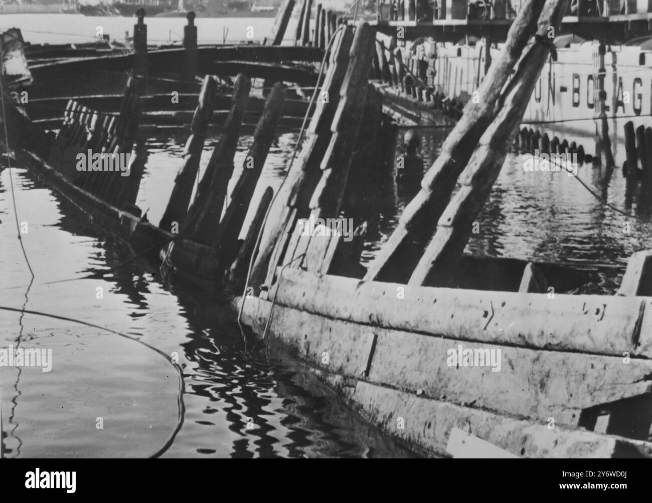 SHIPS VASA RAISED FROM MUD BANK 26 APRIL 1961 Stock Photo - Alamy