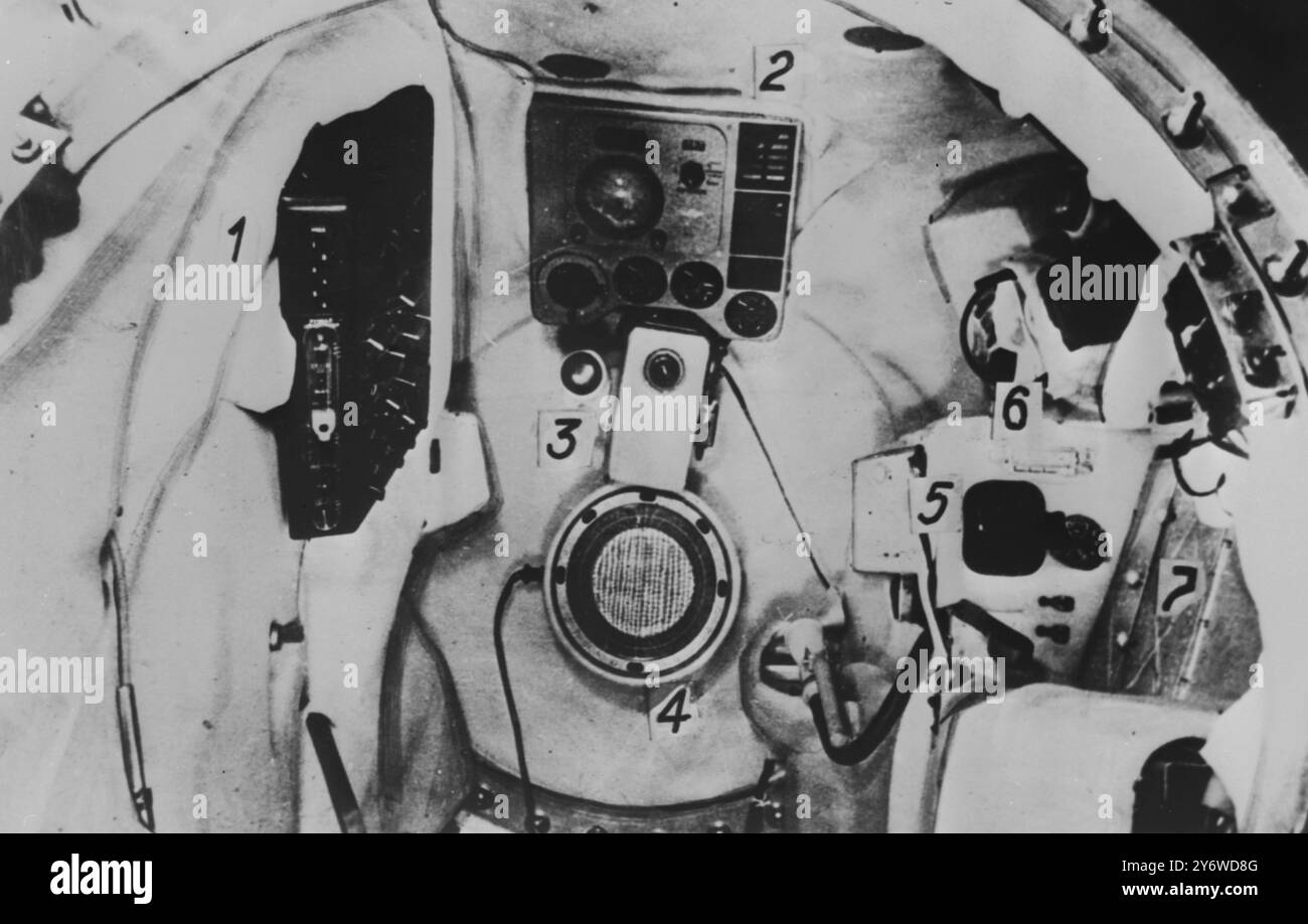 Inside space ship Black and White Stock Photos & Images - Alamy