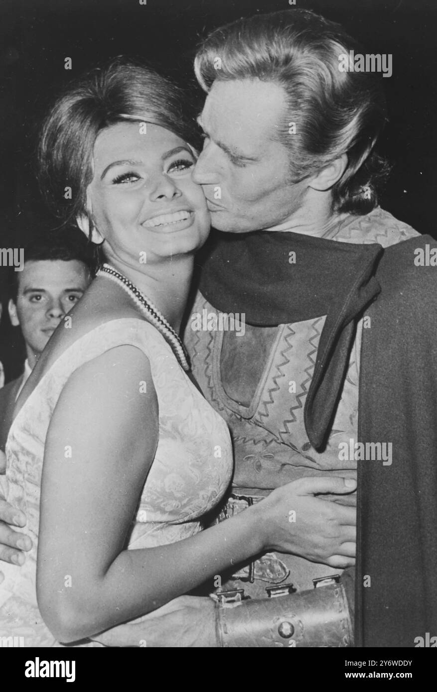 ACTOR CHARLTON HESTON WITH ACTRESS SOPHIA LOREN AT EL CID PREMIERE IN ...