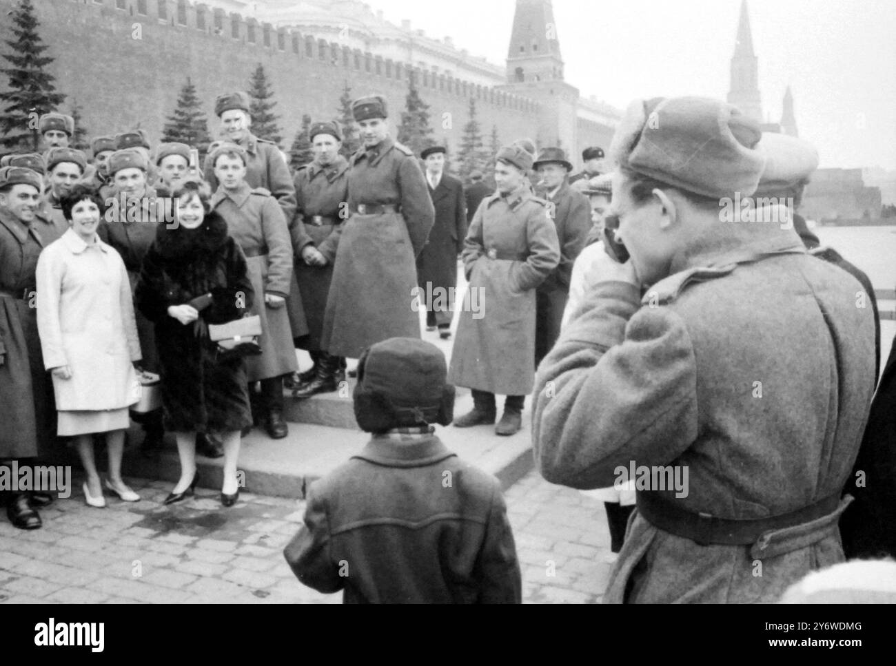 DIANE HART AND PAMELA MANSON IN MOSCOW / 19 APRIL 1961 Stock Photo - Alamy