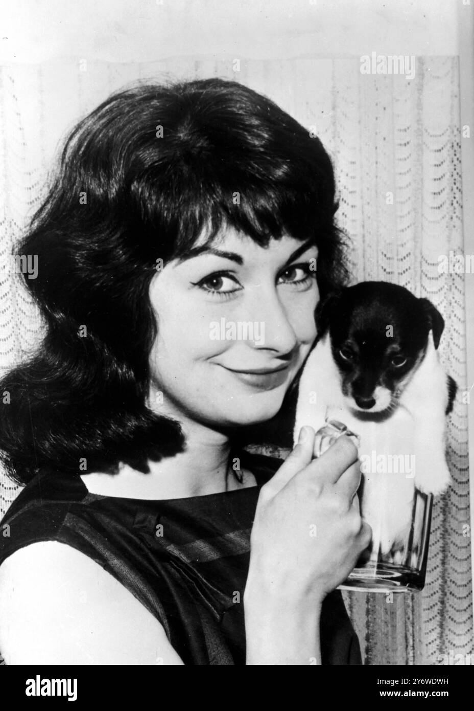 18 april 1960 Black and White Stock Photos & Images - Alamy