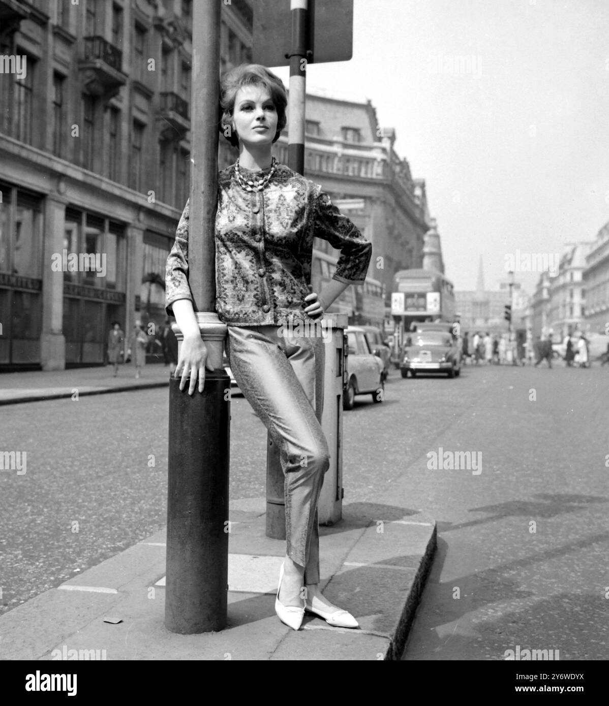 Fashion scene in london Black and White Stock Photos & Images - Alamy