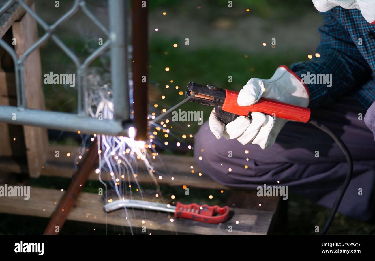 Welding process close up machine hi-res stock photography and images ...