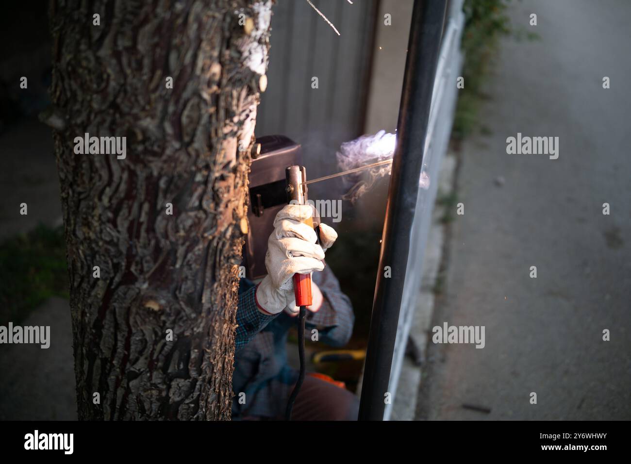 Process welding metal structure hi-res stock photography and images - Alamy