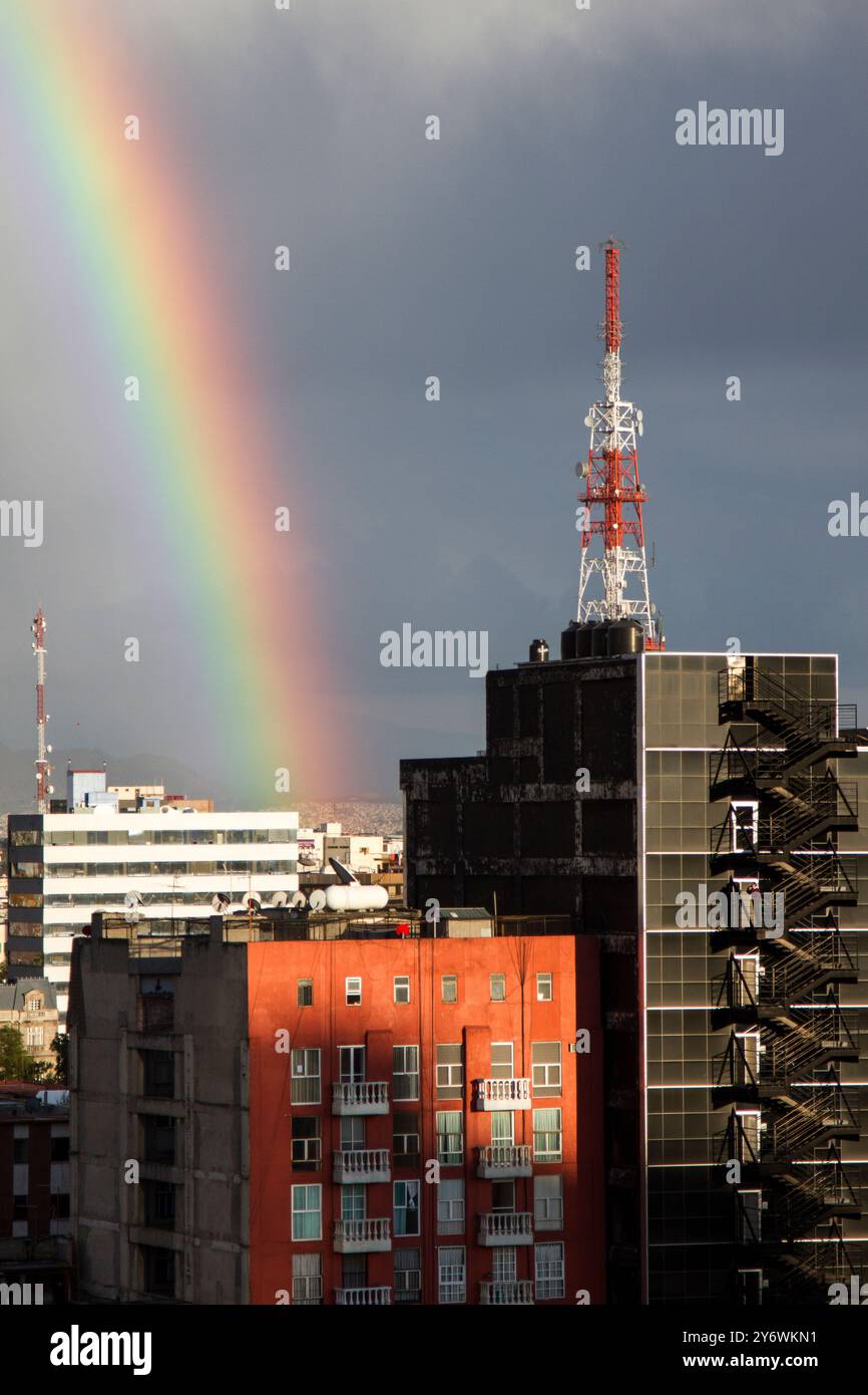 Buildings with a high appearance of the city hi-res stock photography ...