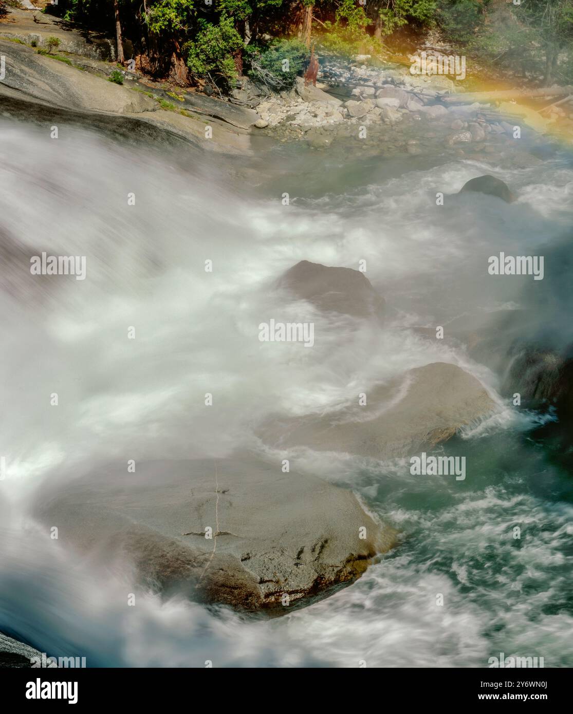 Mist falls, king's canyon national park hi-res stock photography and ...