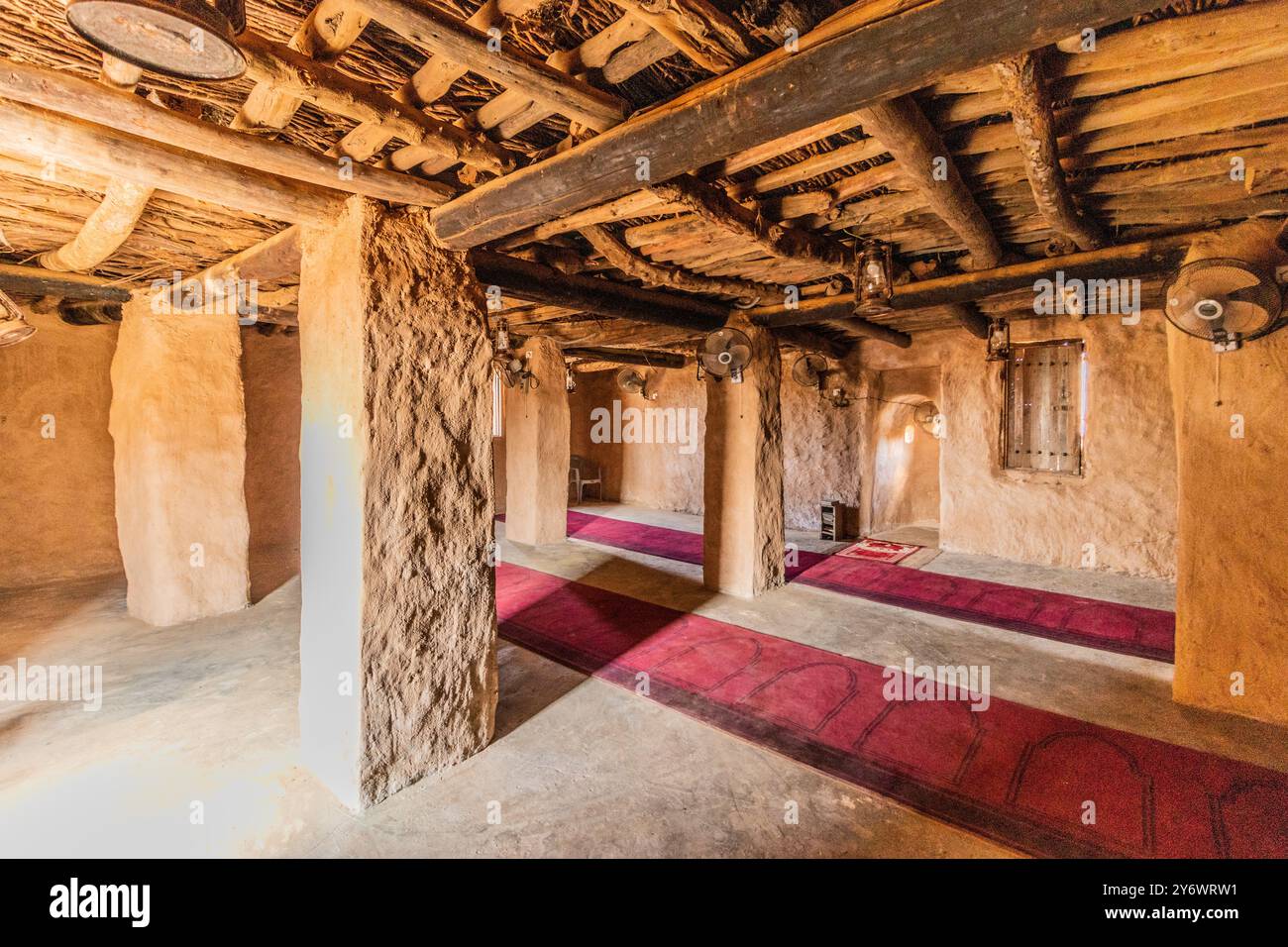 FARASAN, SAUDI ARABIA - NOVEMBER 22, 2021: Mosque in Al Qassar heritage ...