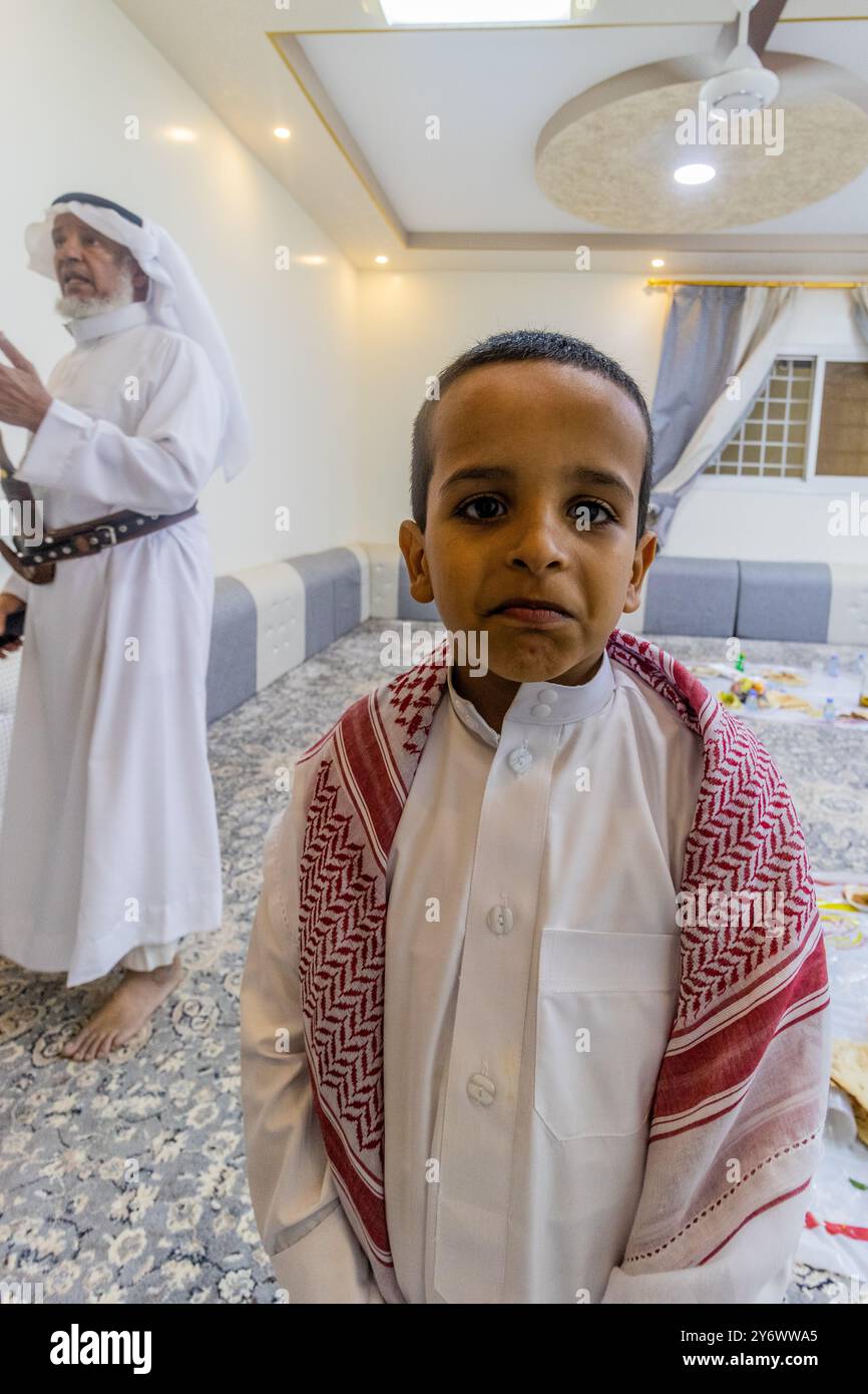 NAJRAN, SAUDI ARABIA - NOVEMBER 26, 2021: Young member of Yam tribe in ...