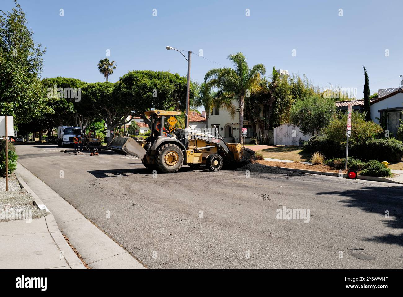 Road works excavator in process hi-res stock photography and images - Alamy