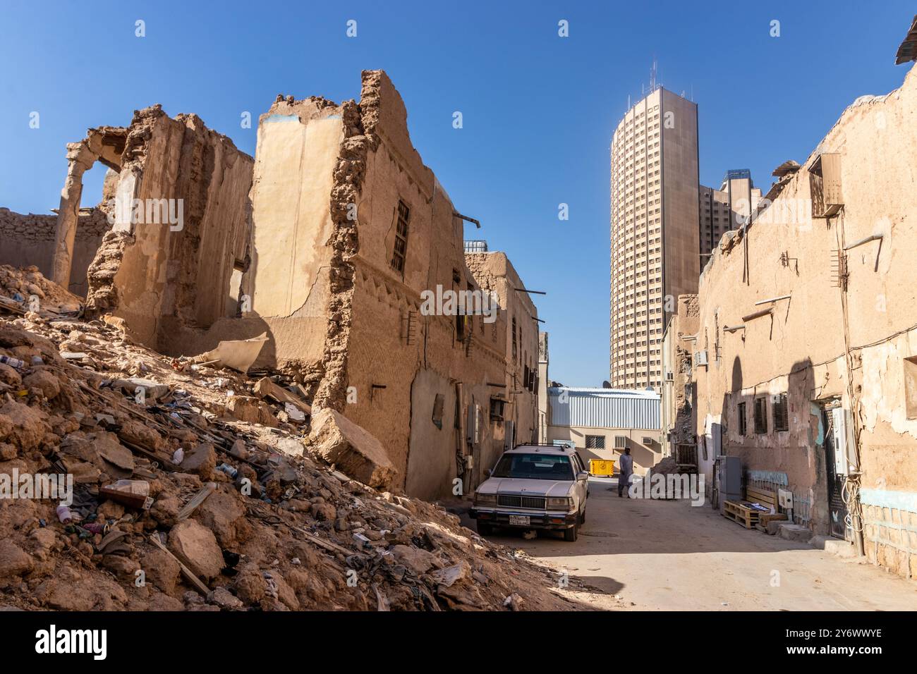 RIYADH, SAUDI ARABIA - NOVEMBER 29, 2021: Crumbling street of Ad Dirah ...
