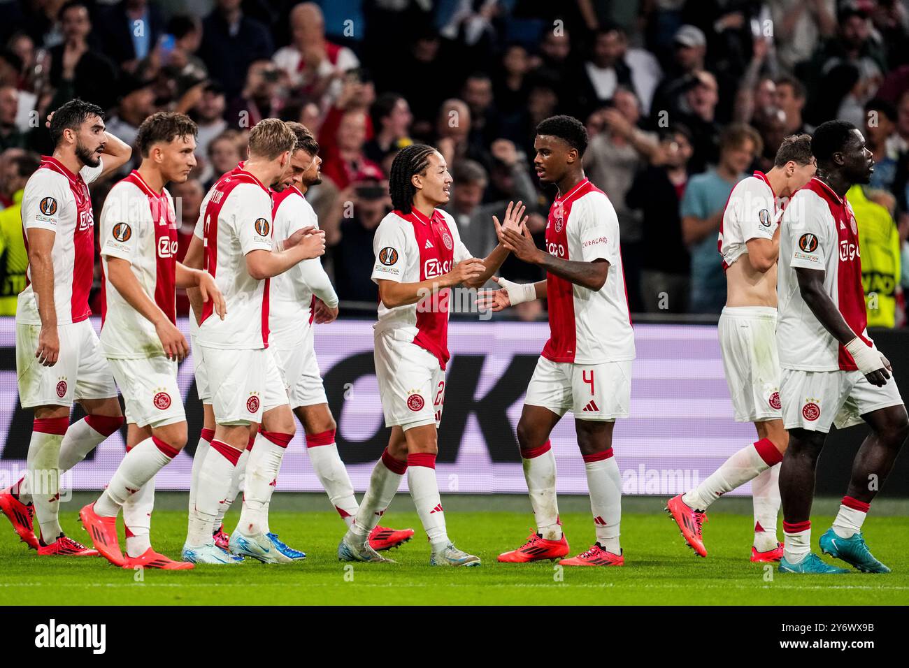 AMSTERDAM, NETHERLANDS - SEPTEMBER 26: Kian Fitz-Jim of AFC Ajax ...