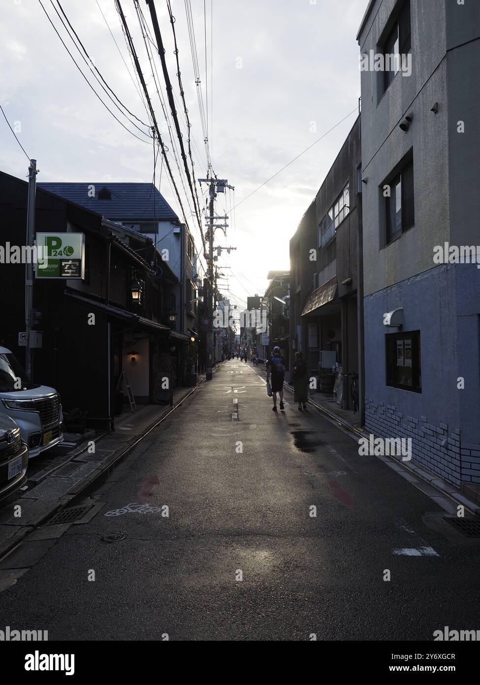 Random picturesque walkway and streets of Tokyo Stock Photo - Alamy