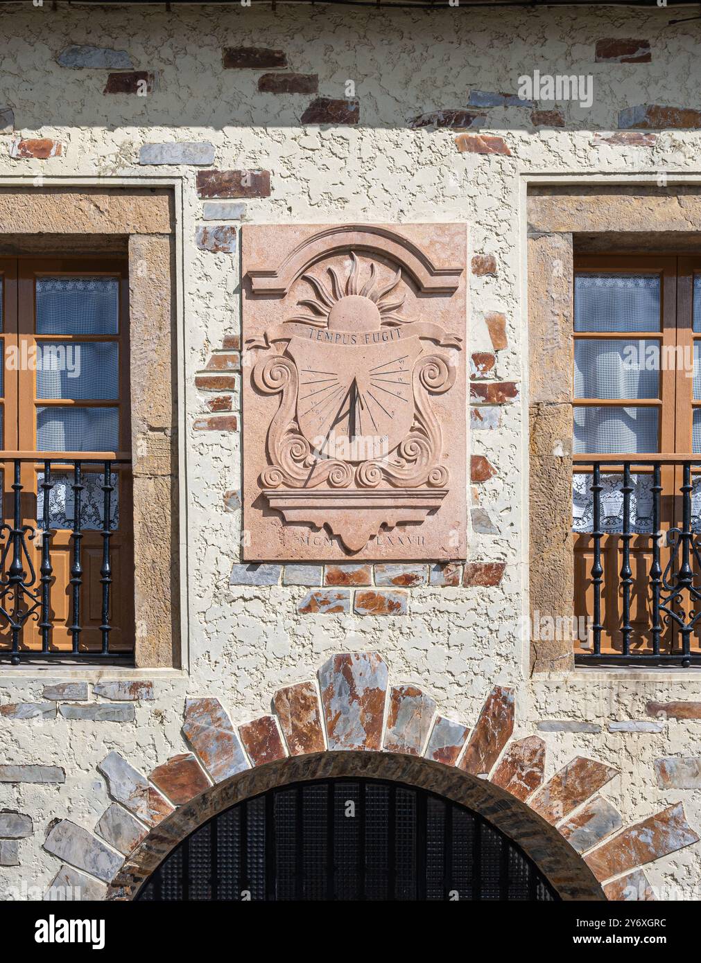 Sobre reloj hi-res stock photography and images - Alamy