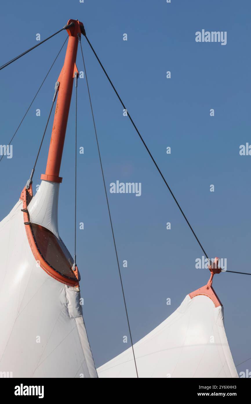 England, Kent, Ashford, The Ashford Designer Outlet with Fabric Roof ...
