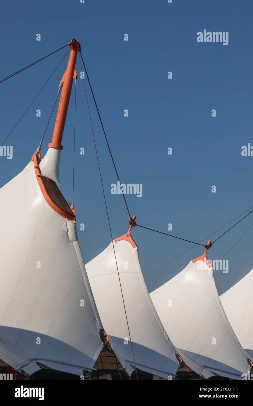 England, Kent, Ashford, The Ashford Designer Outlet with Fabric Roof ...
