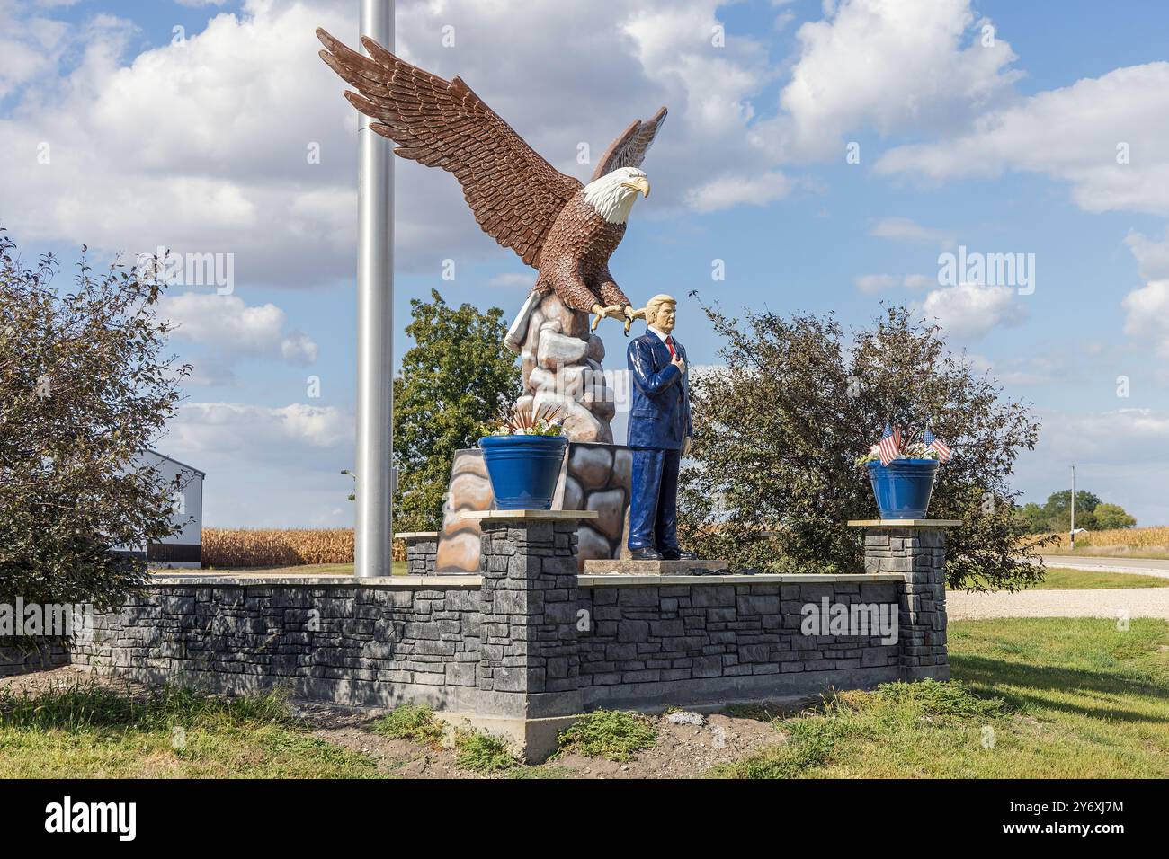 The Southeast Iowa Grain Corporation built a Trump Shrine with a statue ...