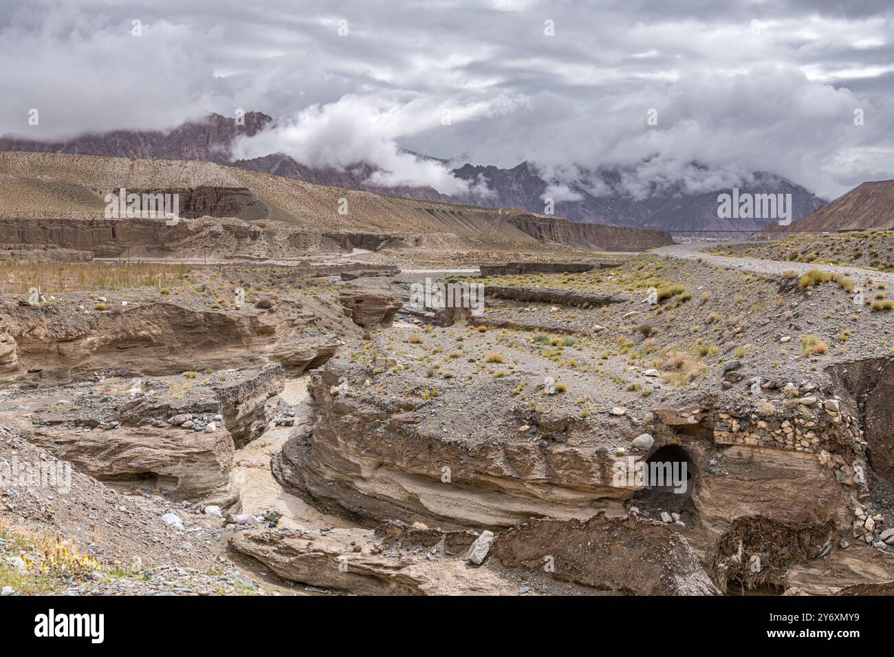The Kunlun Snow Mountain Range on the Qinghai-Tibet Plateau. In the ...