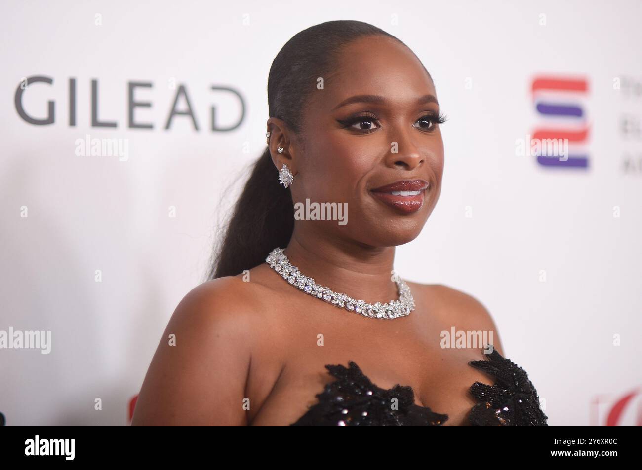 Jennifer Hudson arrives at the Elizabeth Taylor Ball to End AIDS on ...