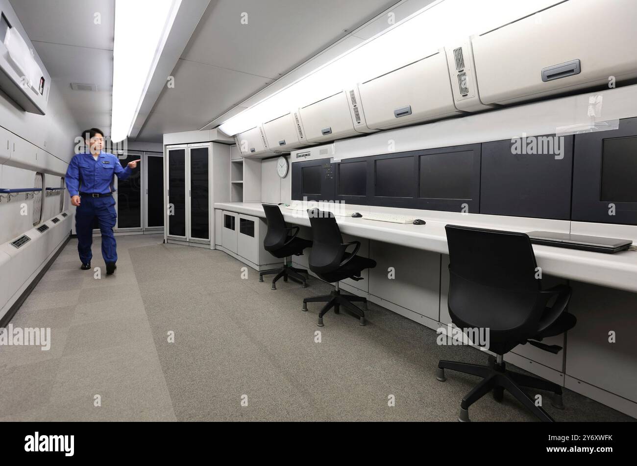 Inside the Doctor Yellow, the special Shinkansen bullet train that ...