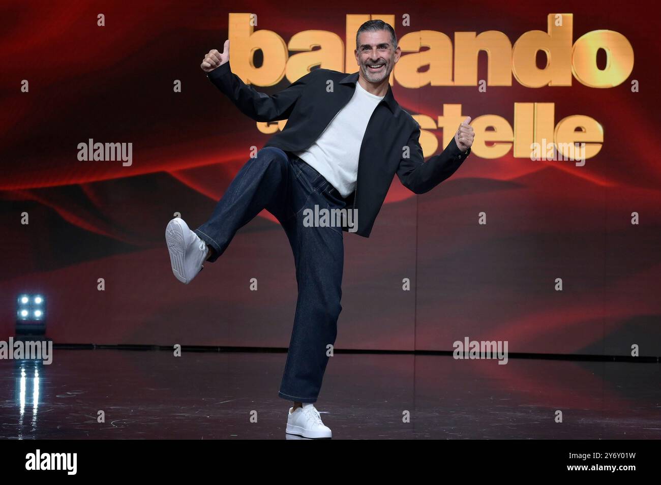 Simone Di Pasquale beim Photocall zur Rai Tanzshow 'Ballando con le ...
