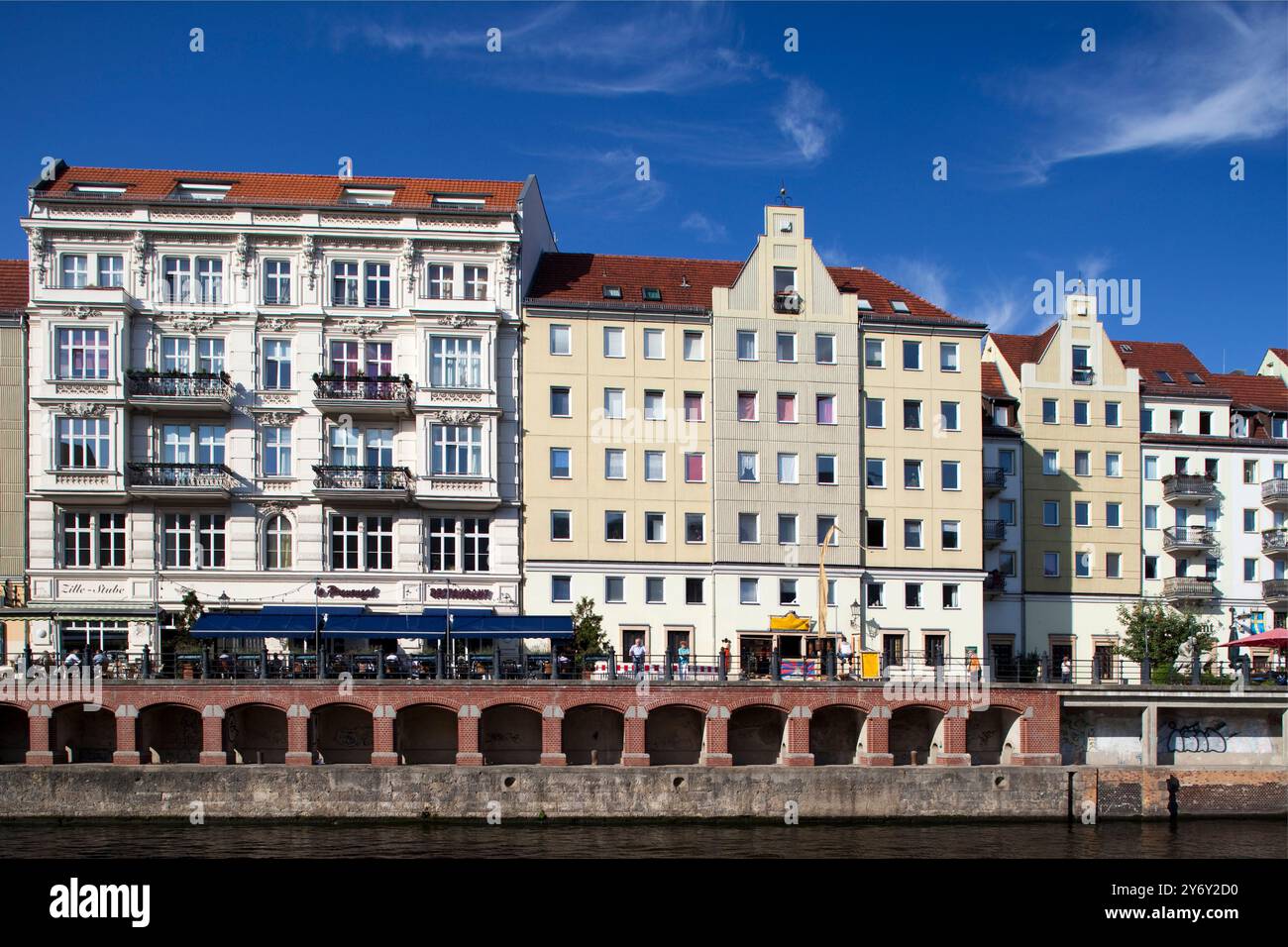 Discover Nikolaiviertel's beautiful buildings by the Spree in Berlin ...