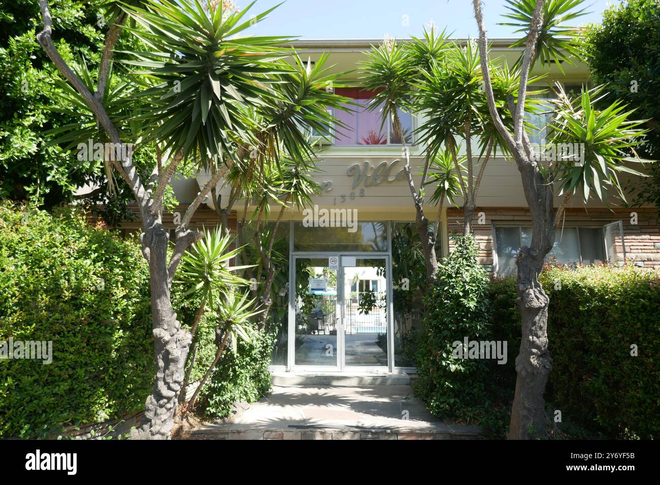 West Hollywood, California, USA 18th September 2024 Actress Barrie ...