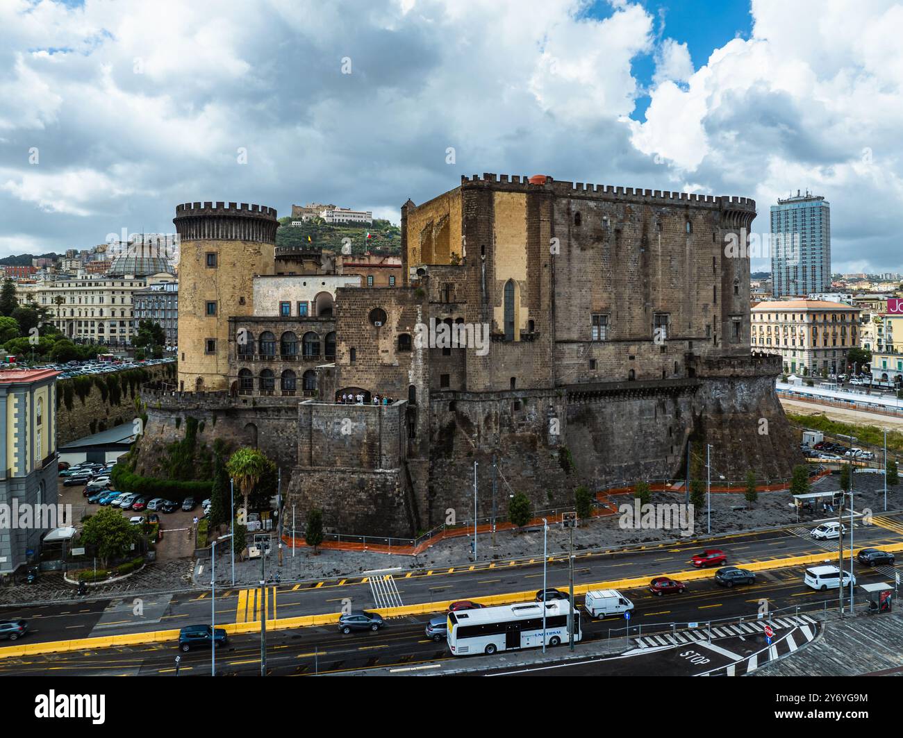 Castel nuovo a napoli hi-res stock photography and images - Alamy