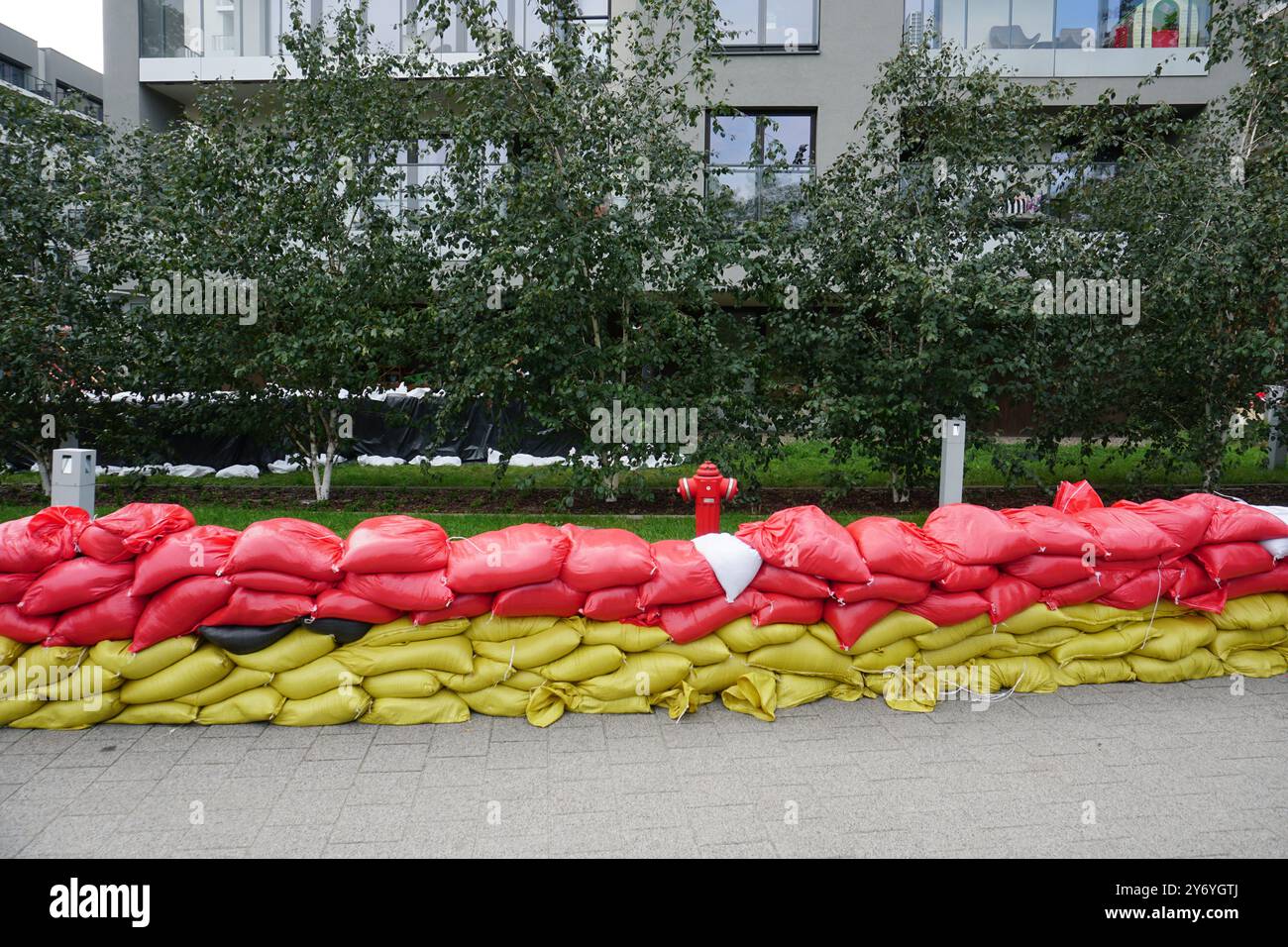 Red river flood sandbag protection hi-res stock photography and images ...